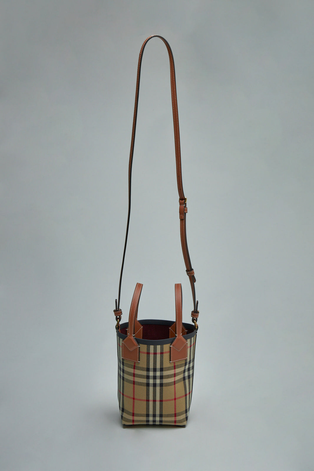 Burberry – LABELS