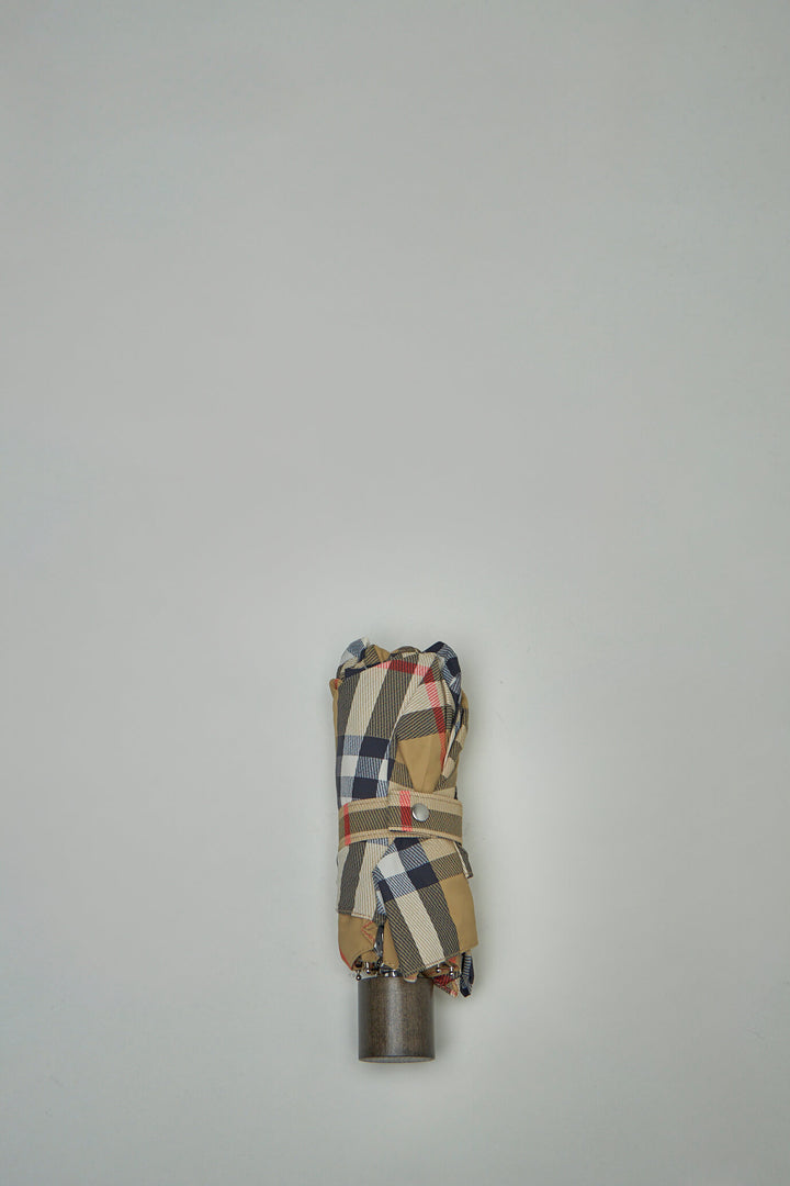 Burberry – LABELS