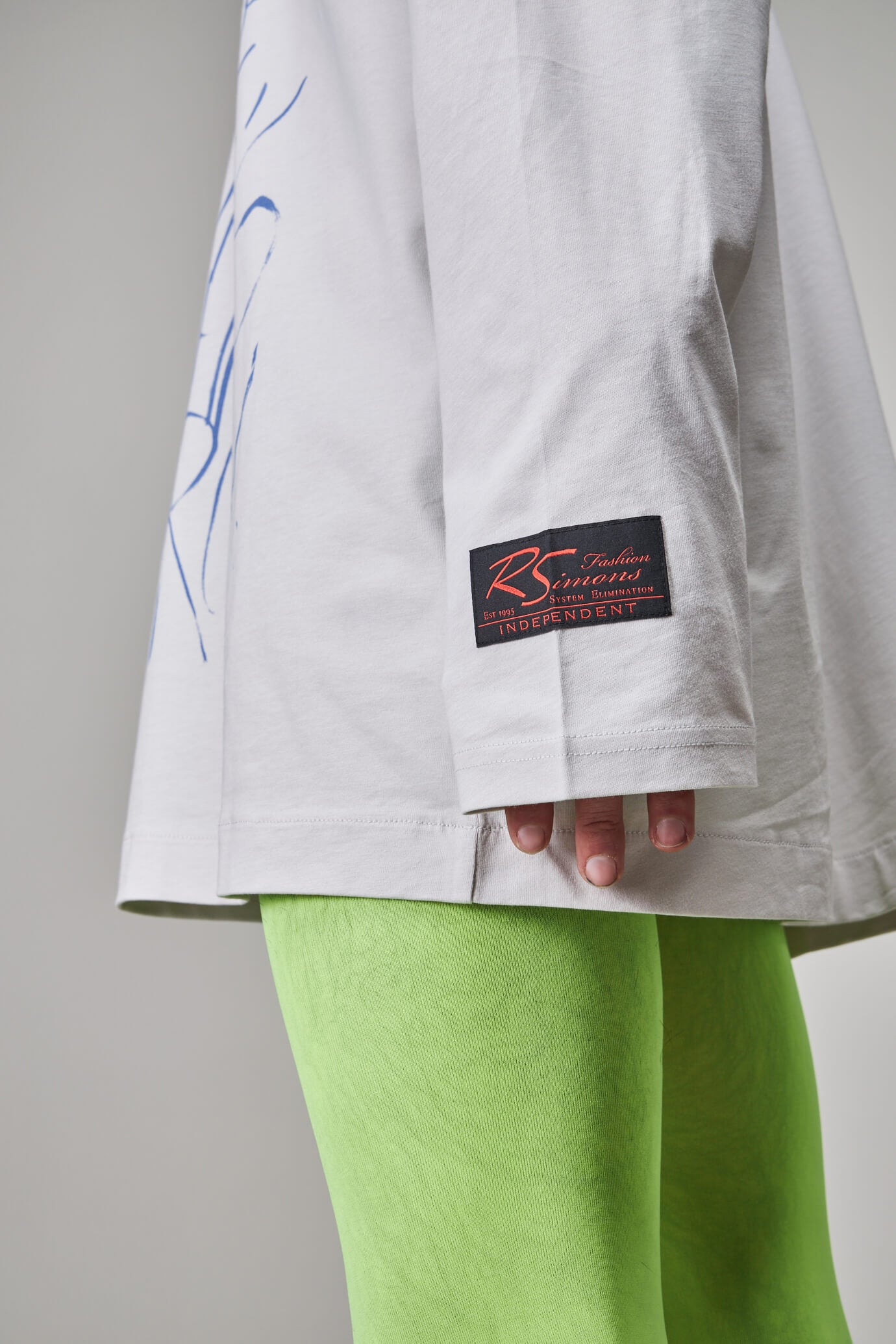 Raf Simons – LABELS
